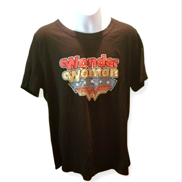 Wonder Woman | Tops | Wonder Woman Graphic Tee | Poshmark